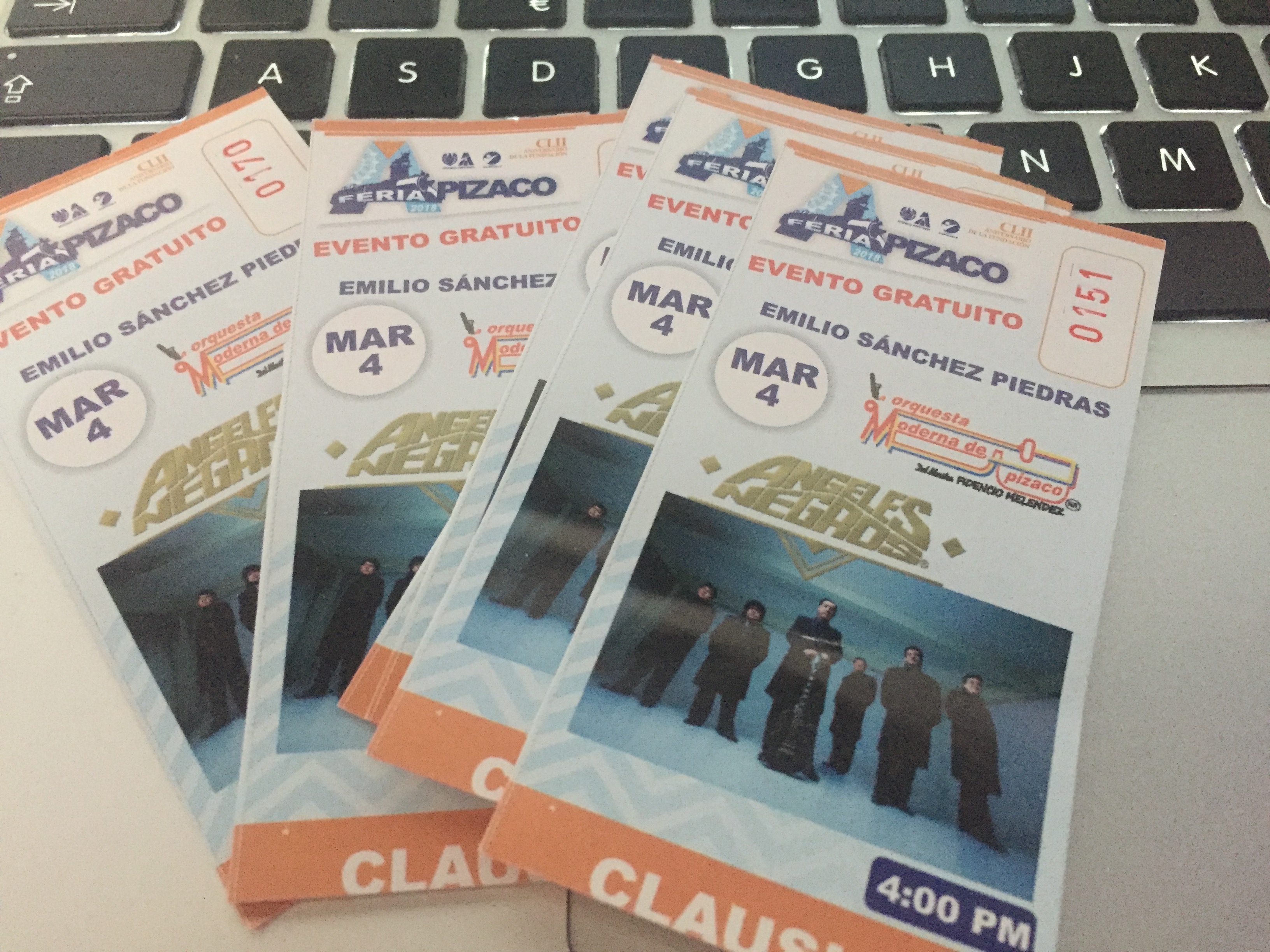 Ganadores de los 10 pases dobles para “Los Ángeles Negros” - Cuarto de ...