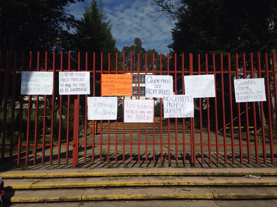 Bloquean alumnos instalaciones del CBTiS 03, exigen auditoria - Cuarto ...