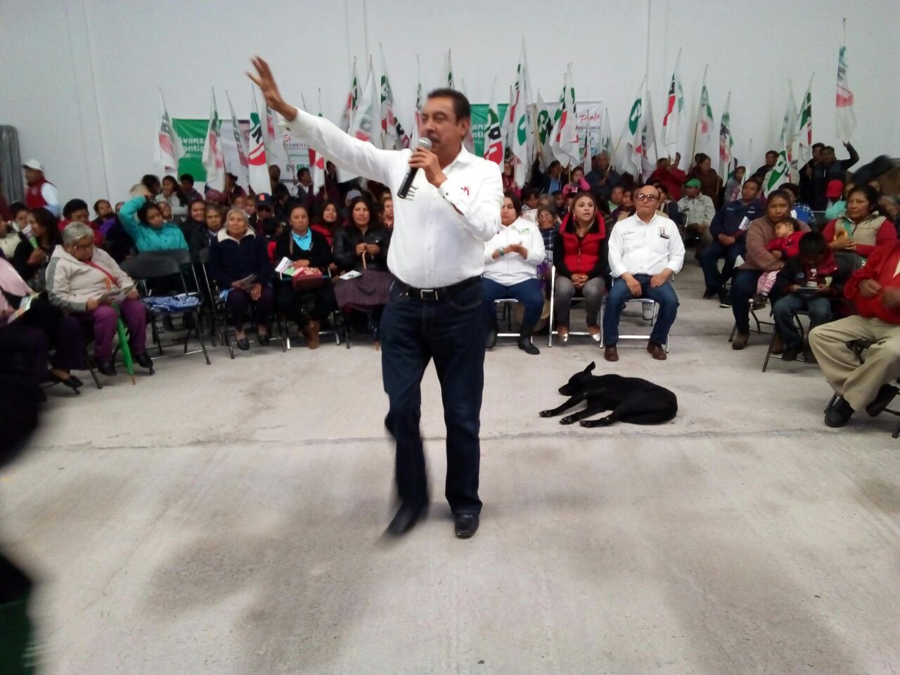 Cierran filas en Contla con El Profe y Daniela Nava - Cuarto de Guerra ...