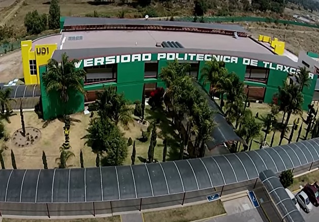 Un año después de graduarse, egresados de la UPTx siguen esperando su ...