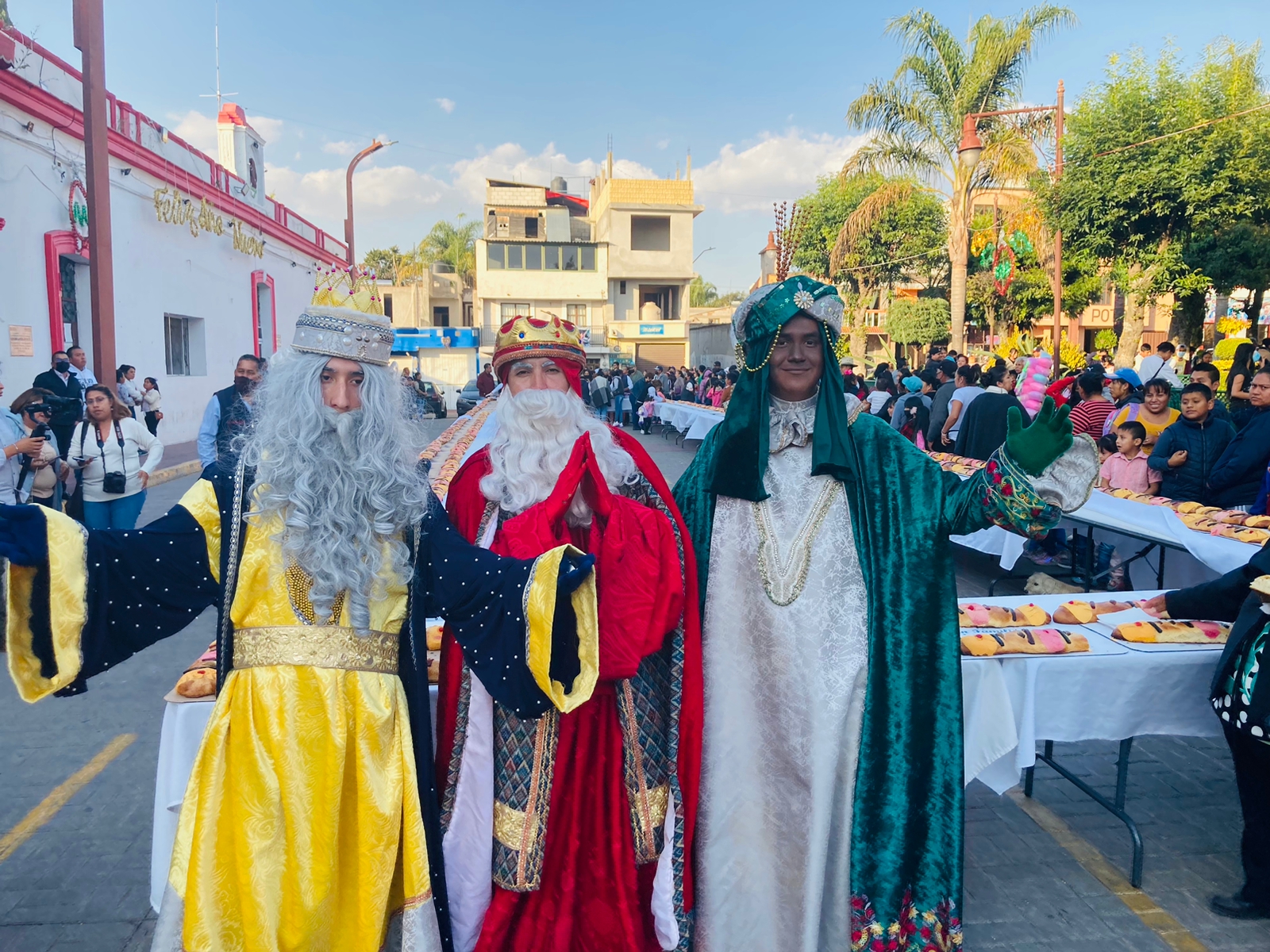 Con éxito, realizan en #Papalotla la tradicional partida de la Rosca de ...