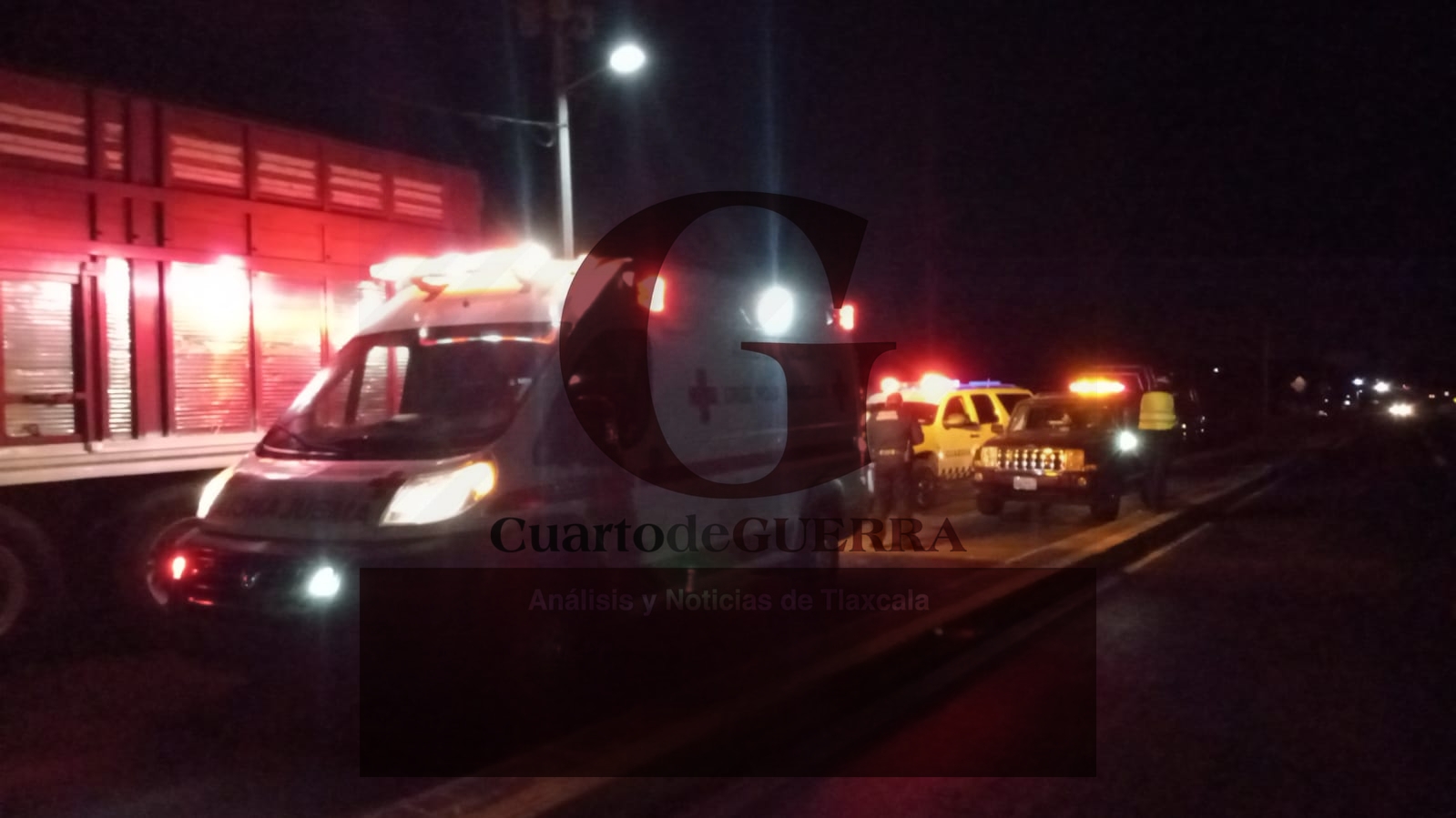 Tres Personas Heridas Por Choque Entre Un Camión Y Una Camioneta En La
