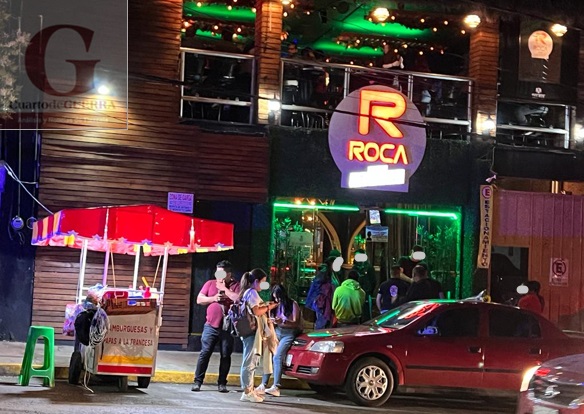 Supuestos guardias de seguridad del Bar La Roca, golpean a tres jóvenes ...