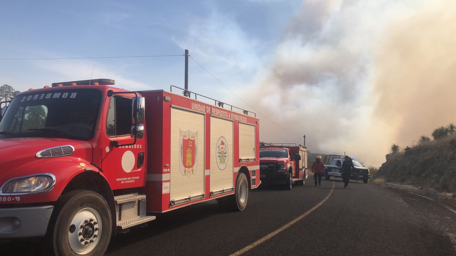 Trabaja H. Cuerpo de Bomberos para sofocar incendio en el cerro San ...